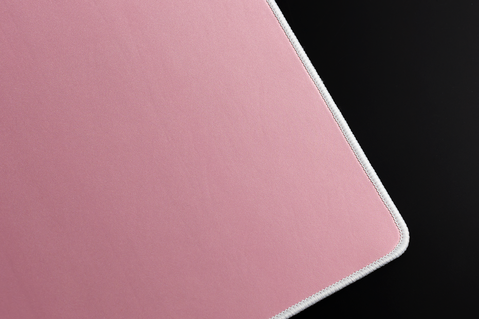 Kiki (Peach Blossom) Deskmat – SwitchKeys